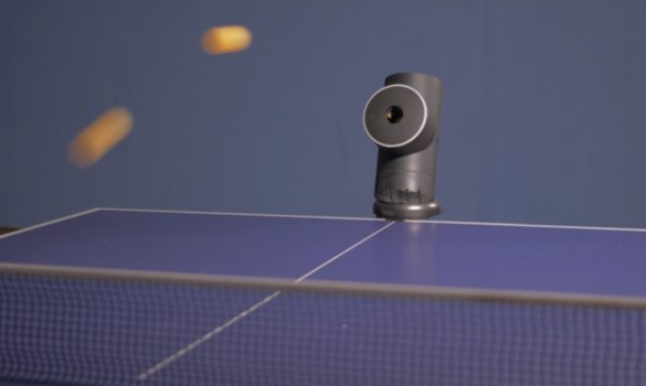 Robot pour le sport Trainerbot pour le tennis de table - AdopteUnRobot